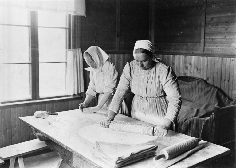 Tunnbröd (Swedish Flatbread) Recipe